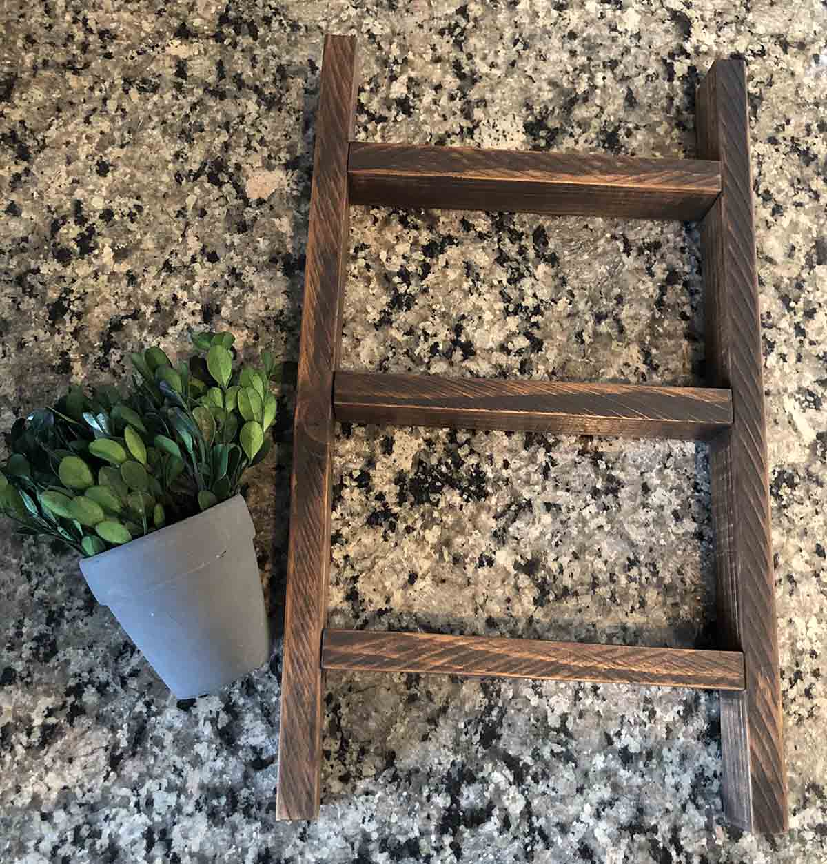 DIY Mini Tea Towel Ladder – Frugal Fitz Designs